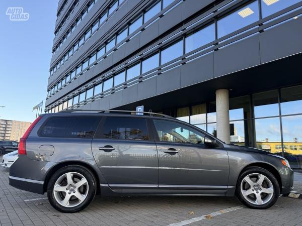 Grey Volvo V70 2009 in Kaunas, with an engine capacity of 2.40 L and mileage of 315 thousand km for 3950 €, photo 7 on AUTOMOTO.COM.LV