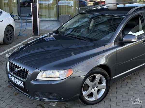 Grey Volvo V70 2009 in Kaunas, with an engine capacity of 2.40 L and mileage of 315 thousand km for 3950 €, photo 8 on AUTOMOTO.COM.LV