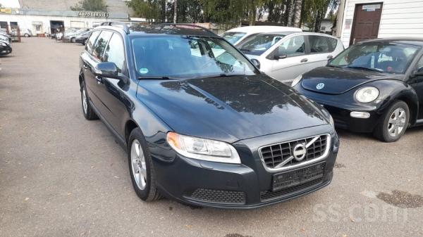 Grey Volvo V70 2009 in Riga, with an engine capacity of 2.40 L and mileage of 282 thousand km for 4700 €, photo 3 on AUTOMOTO.COM.LV