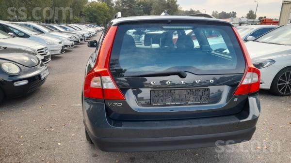 Grey Volvo V70 2009 in Riga, with an engine capacity of 2.40 L and mileage of 282 thousand km for 4700 €, photo 7 on AUTOMOTO.COM.LV