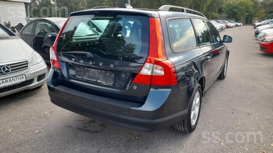 Grey Volvo V70 2009 in Riga, with an engine capacity of 2.40 L and mileage of 282 thousand km for 4700 €, photo 8 on AUTOMOTO.COM.LV