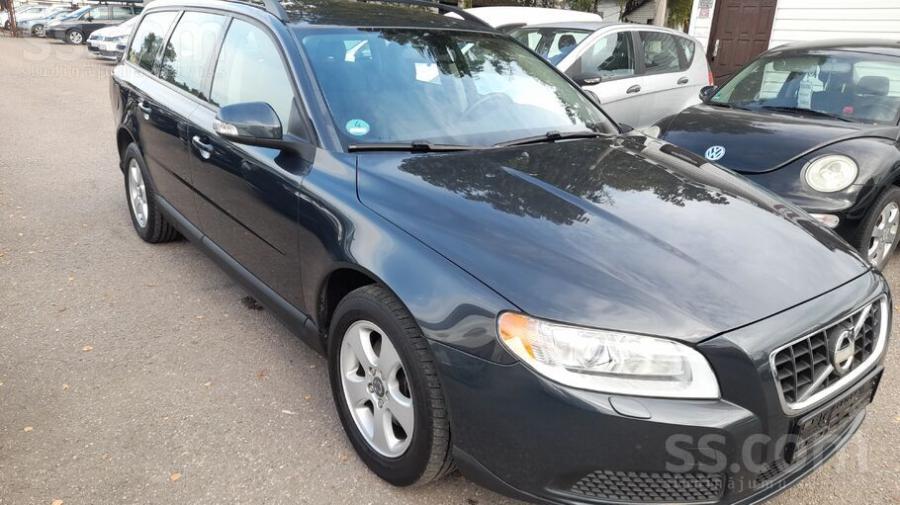 Grey Volvo V70 2009 in Riga, with an engine capacity of 2.40 L and mileage of 282 thousand km for 4700 €, photo 11 on AUTOMOTO.COM.LV