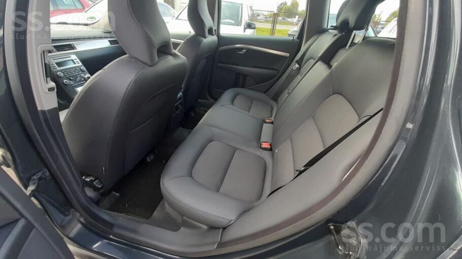 Grey Volvo V70 2009 in Riga, with an engine capacity of 2.40 L and mileage of 282 thousand km for 4700 €, photo 17 on AUTOMOTO.COM.LV