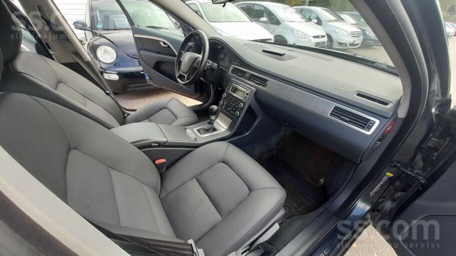Grey Volvo V70 2009 in Riga, with an engine capacity of 2.40 L and mileage of 282 thousand km for 4700 €, photo 19 on AUTOMOTO.COM.LV