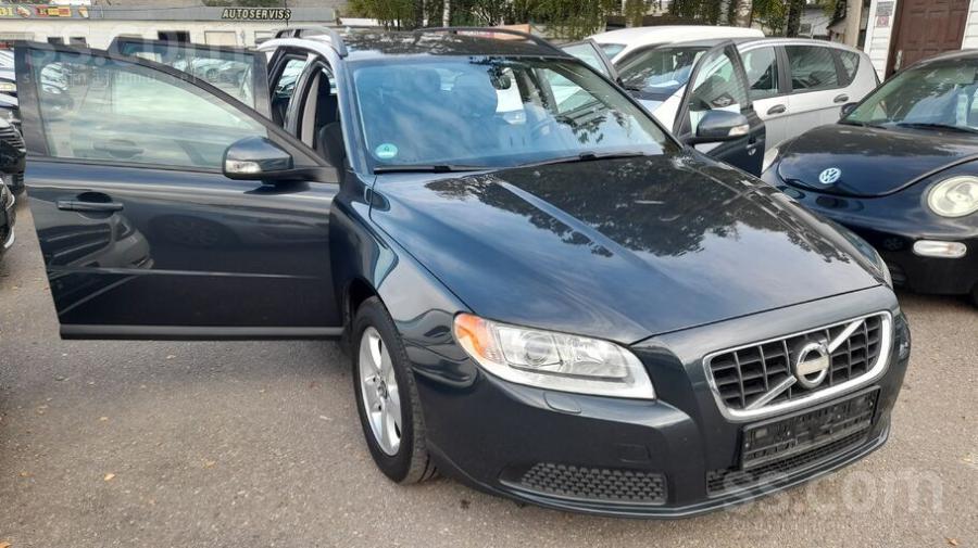 Grey Volvo V70 2009 in Riga, with an engine capacity of 2.40 L and mileage of 282 thousand km for 4700 €, photo 31 on AUTOMOTO.COM.LV