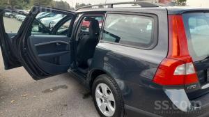 Grey Volvo V70 2009 in Riga, with an engine capacity of 2.40 L and mileage of 282 thousand km for 4700 €, photo 33 on AUTOMOTO.COM.LV