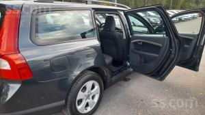 Grey Volvo V70 2009 in Riga, with an engine capacity of 2.40 L and mileage of 282 thousand km for 4700 €, photo 34 on AUTOMOTO.COM.LV
