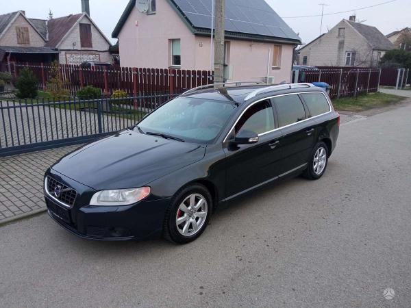 Pelēks Volvo V70 2010 Marijampole, ar dzinēja tilpumu 1.56 L un nobraukumu 264 tūkst. km par 4950 €, foto 2 vietnē AUTOMOTO.COM.LV