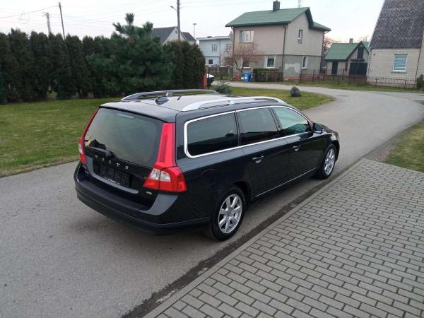 Pelēks Volvo V70 2010 Marijampole, ar dzinēja tilpumu 1.56 L un nobraukumu 264 tūkst. km par 4950 €, foto 5 vietnē AUTOMOTO.COM.LV