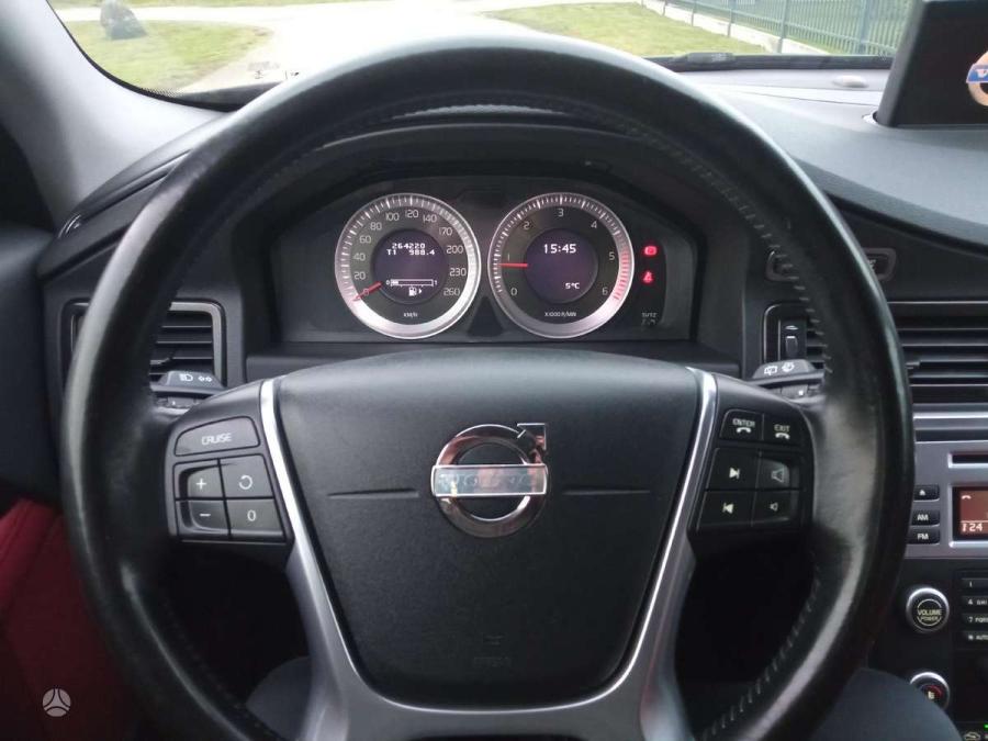 Pelēks Volvo V70 2010 Marijampole, ar dzinēja tilpumu 1.56 L un nobraukumu 264 tūkst. km par 4950 €, foto 21 vietnē AUTOMOTO.COM.LV