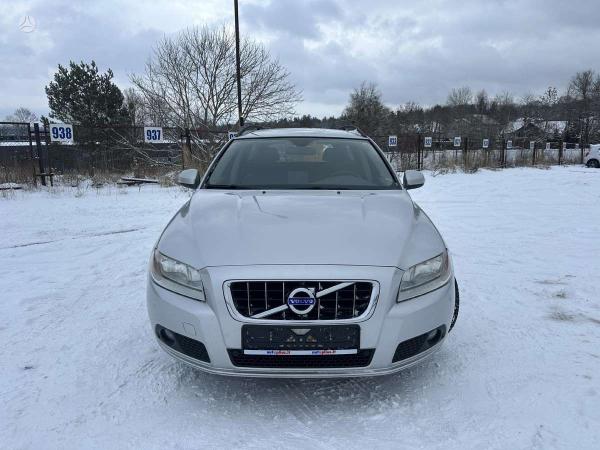 Grey Volvo V70 2010 in Alytus, with an engine capacity of 2.00 L and mileage of 277 thousand km for 4795 €, photo 2 on AUTOMOTO.COM.LV