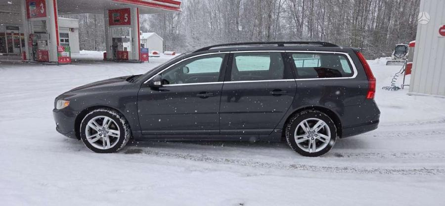 Pelēks Volvo V70 2010 Kauņa, ar dzinēja tilpumu 1.98 L un nobraukumu 340 tūkst. km par 4350 €, foto 3 vietnē AUTOMOTO.COM.LV