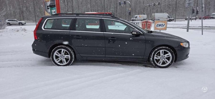 Pelēks Volvo V70 2010 Kauņa, ar dzinēja tilpumu 1.98 L un nobraukumu 340 tūkst. km par 4350 €, foto 7 vietnē AUTOMOTO.COM.LV