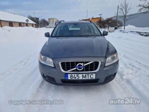 Pelēks Volvo V70 2010 Paide, ar dzinēja tilpumu 2.00 L un nobraukumu 273 tūkst. km par 5650 €, foto 2 vietnē AUTOMOTO.COM.LV