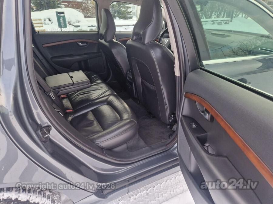 Pelēks Volvo V70 2010 Paide, ar dzinēja tilpumu 2.00 L un nobraukumu 273 tūkst. km par 5650 €, foto 11 vietnē AUTOMOTO.COM.LV