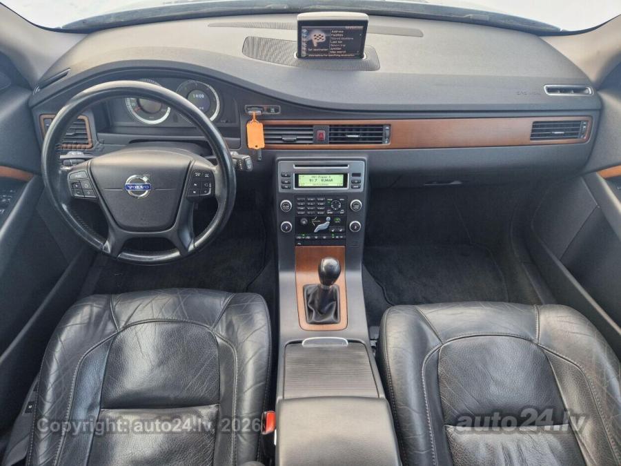 Pelēks Volvo V70 2010 Paide, ar dzinēja tilpumu 2.00 L un nobraukumu 273 tūkst. km par 5650 €, foto 12 vietnē AUTOMOTO.COM.LV