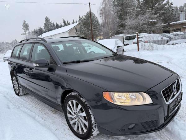 Grey Volvo V70 2010 in Ukmerge, with an engine capacity of 2.00 L and mileage of 250 thousand km for 3350 €, photo 1 on AUTOMOTO.COM.LV