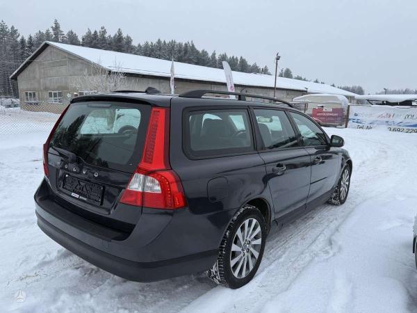Grey Volvo V70 2010 in Ukmerge, with an engine capacity of 2.00 L and mileage of 250 thousand km for 3350 €, photo 3 on AUTOMOTO.COM.LV