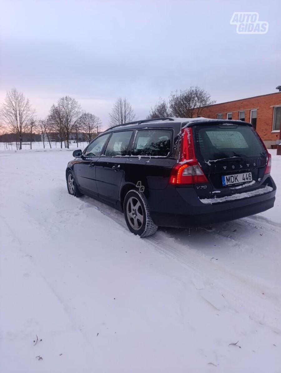 Серый Вольво В70 2010 в Науйойи-Акмяне, объемом двигателя 2.00 л и пробегом 400 тыс. км за 2350 €, фото 1 на AUTOMOTO.COM.LV