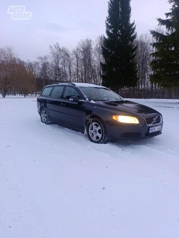 Серый Вольво В70 2010 в Науйойи-Акмяне, объемом двигателя 2.00 л и пробегом 400 тыс. км за 2350 €, фото 3 на AUTOMOTO.COM.LV