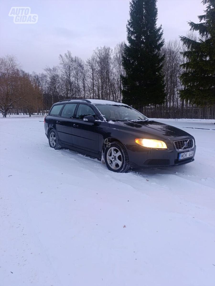 Серый Вольво В70 2010 в Науйойи-Акмяне, объемом двигателя 2.00 л и пробегом 400 тыс. км за 2350 €, фото 3 на AUTOMOTO.COM.LV