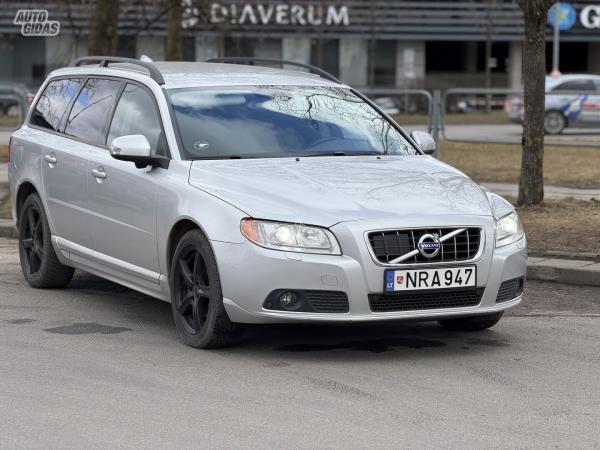 Pelēks Volvo V70 2010 Viļņa, ar dzinēja tilpumu 2.00 L un nobraukumu 306 tūkst. km par 5500 €, foto 1 vietnē AUTOMOTO.COM.LV