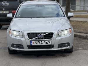 Pelēks Volvo V70 2010 Viļņa, ar dzinēja tilpumu 2.00 L un nobraukumu 306 tūkst. km par 5500 €, foto 2 vietnē AUTOMOTO.COM.LV