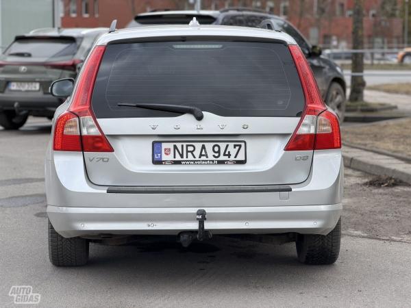 Pelēks Volvo V70 2010 Viļņa, ar dzinēja tilpumu 2.00 L un nobraukumu 306 tūkst. km par 5500 €, foto 5 vietnē AUTOMOTO.COM.LV