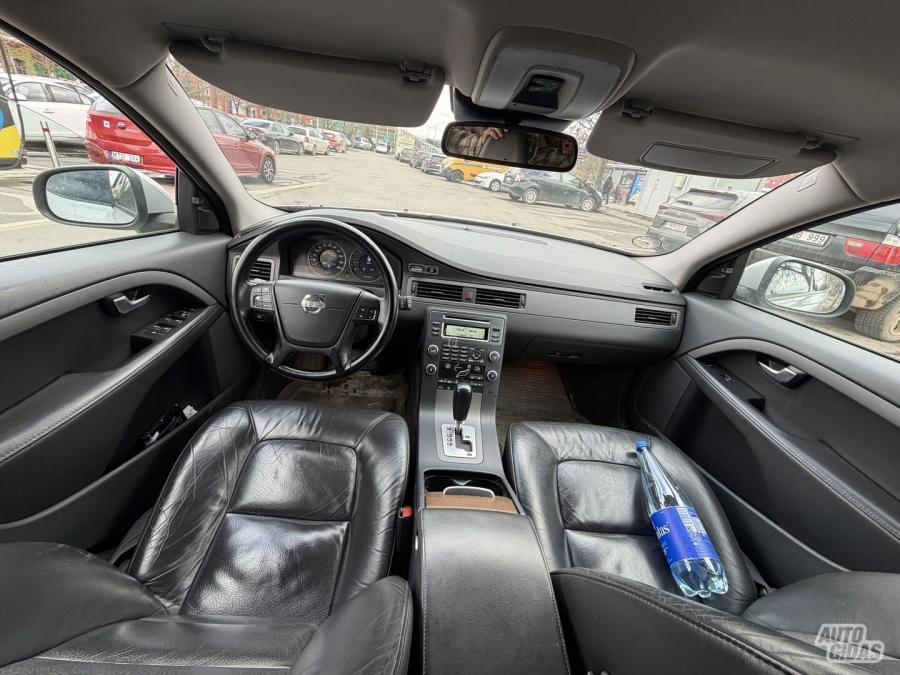 Pelēks Volvo V70 2010 Viļņa, ar dzinēja tilpumu 2.00 L un nobraukumu 306 tūkst. km par 5500 €, foto 8 vietnē AUTOMOTO.COM.LV