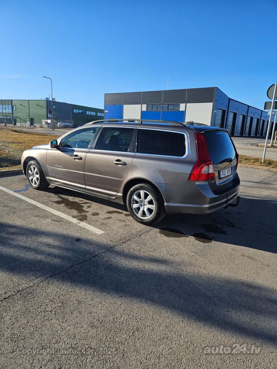 Grey Volvo V70 2010 in Tartu, with an engine capacity of 2.00 L and mileage of 310 thousand km for 4700 €, photo 2 on AUTOMOTO.COM.LV