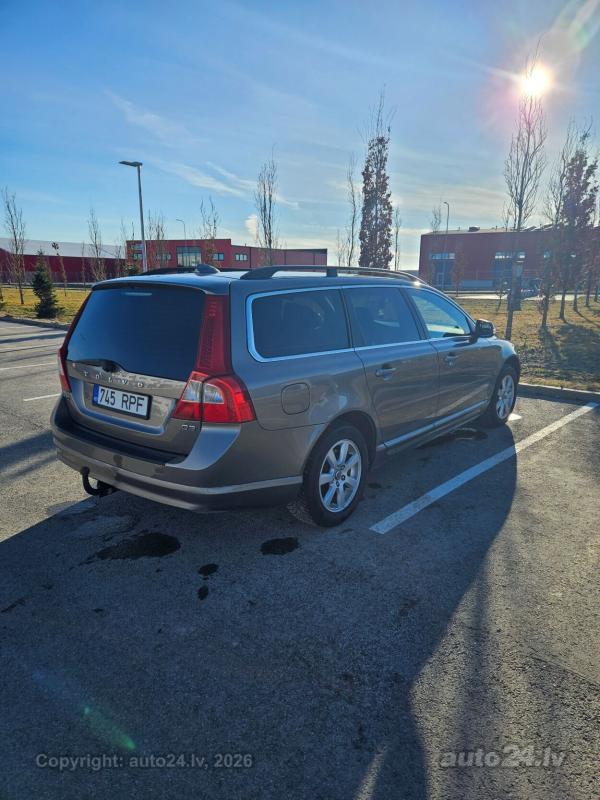 Grey Volvo V70 2010 in Tartu, with an engine capacity of 2.00 L and mileage of 310 thousand km for 4700 €, photo 3 on AUTOMOTO.COM.LV