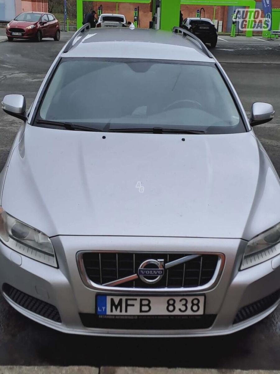 Grey Volvo V70 2010 in Vilnius, with an engine capacity of 2.00 L and mileage of 277 thousand km for 3600 €, photo 3 on AUTOMOTO.COM.LV