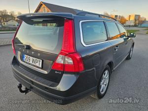 Pelēks Volvo V70 2010 Paide, ar dzinēja tilpumu 2.40 L un nobraukumu 326 tūkst. km par 6350 €, foto 5 vietnē AUTOMOTO.COM.LV