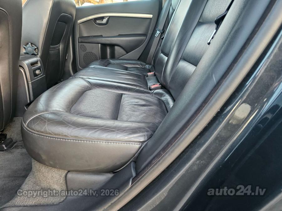 Pelēks Volvo V70 2010 Paide, ar dzinēja tilpumu 2.40 L un nobraukumu 326 tūkst. km par 6350 €, foto 20 vietnē AUTOMOTO.COM.LV