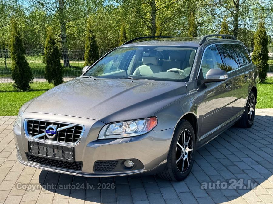 Grey Volvo V70 2010 in Tartu, with an engine capacity of 2.00 L and mileage of 233 thousand km for 6190 €, photo 1 on AUTOMOTO.COM.LV