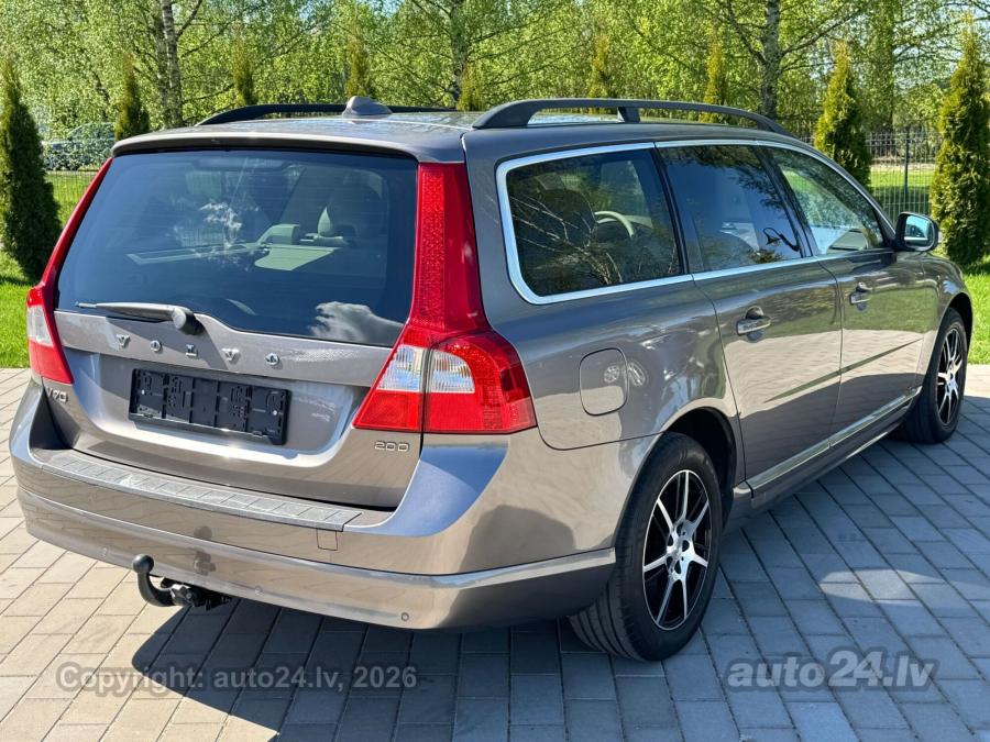 Grey Volvo V70 2010 in Tartu, with an engine capacity of 2.00 L and mileage of 233 thousand km for 6190 €, photo 5 on AUTOMOTO.COM.LV