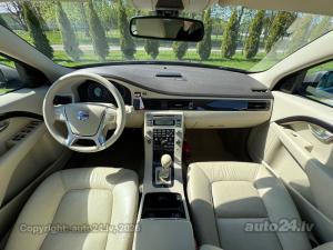 Grey Volvo V70 2010 in Tartu, with an engine capacity of 2.00 L and mileage of 233 thousand km for 6190 €, photo 6 on AUTOMOTO.COM.LV
