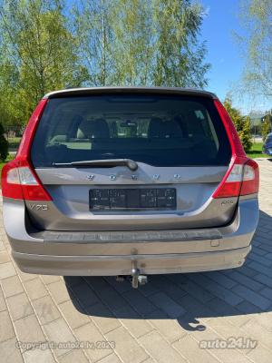 Grey Volvo V70 2010 in Tartu, with an engine capacity of 2.00 L and mileage of 233 thousand km for 6190 €, photo 14 on AUTOMOTO.COM.LV