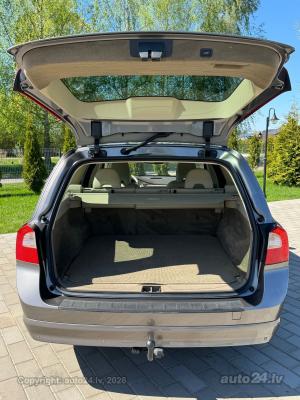 Grey Volvo V70 2010 in Tartu, with an engine capacity of 2.00 L and mileage of 233 thousand km for 6190 €, photo 16 on AUTOMOTO.COM.LV