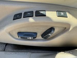 Grey Volvo V70 2010 in Tartu, with an engine capacity of 2.00 L and mileage of 233 thousand km for 6190 €, photo 19 on AUTOMOTO.COM.LV