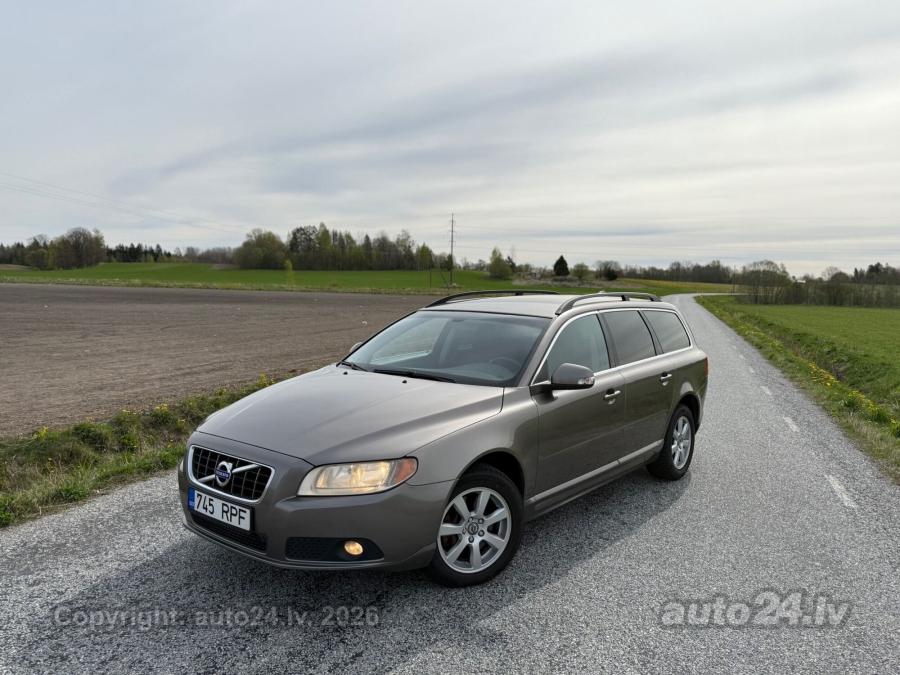 Pelēks Volvo V70 2010 Paide, ar dzinēja tilpumu 2.00 L un nobraukumu 310 tūkst. km par 2690 €, foto 1 vietnē AUTOMOTO.COM.LV