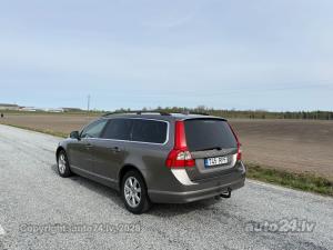 Pelēks Volvo V70 2010 Paide, ar dzinēja tilpumu 2.00 L un nobraukumu 310 tūkst. km par 2690 €, foto 5 vietnē AUTOMOTO.COM.LV