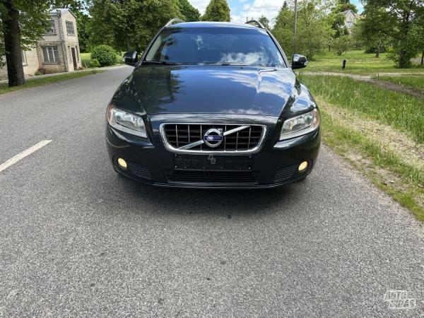 Pelēks Volvo V70 2010 Prienai, ar dzinēja tilpumu 2.40 L un nobraukumu 287 tūkst. km par 4650 €, foto 8 vietnē AUTOMOTO.COM.LV