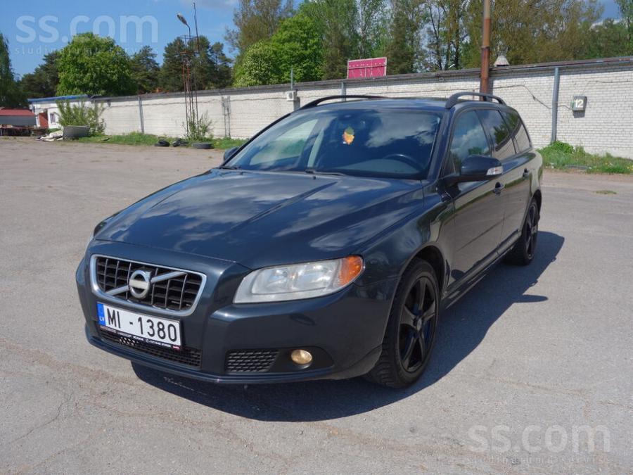 Pelēks Volvo V70 2010 Rīga, ar dzinēja tilpumu 2.40 L un nobraukumu 297 tūkst. km par 3650 €, foto 1 vietnē AUTOMOTO.COM.LV