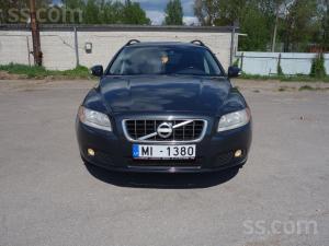 Pelēks Volvo V70 2010 Rīga, ar dzinēja tilpumu 2.40 L un nobraukumu 297 tūkst. km par 3650 €, foto 4 vietnē AUTOMOTO.COM.LV