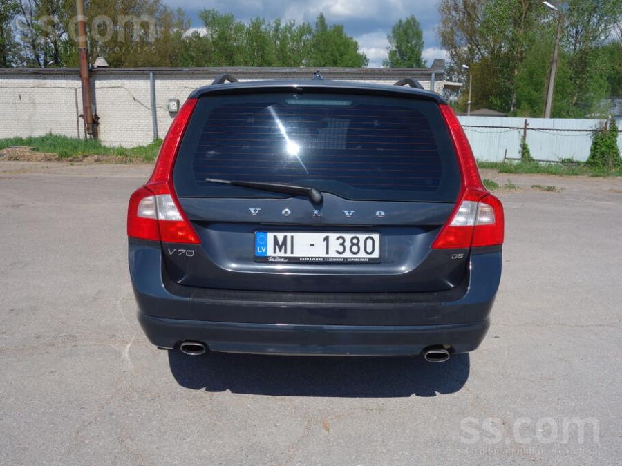Pelēks Volvo V70 2010 Rīga, ar dzinēja tilpumu 2.40 L un nobraukumu 297 tūkst. km par 3650 €, foto 5 vietnē AUTOMOTO.COM.LV
