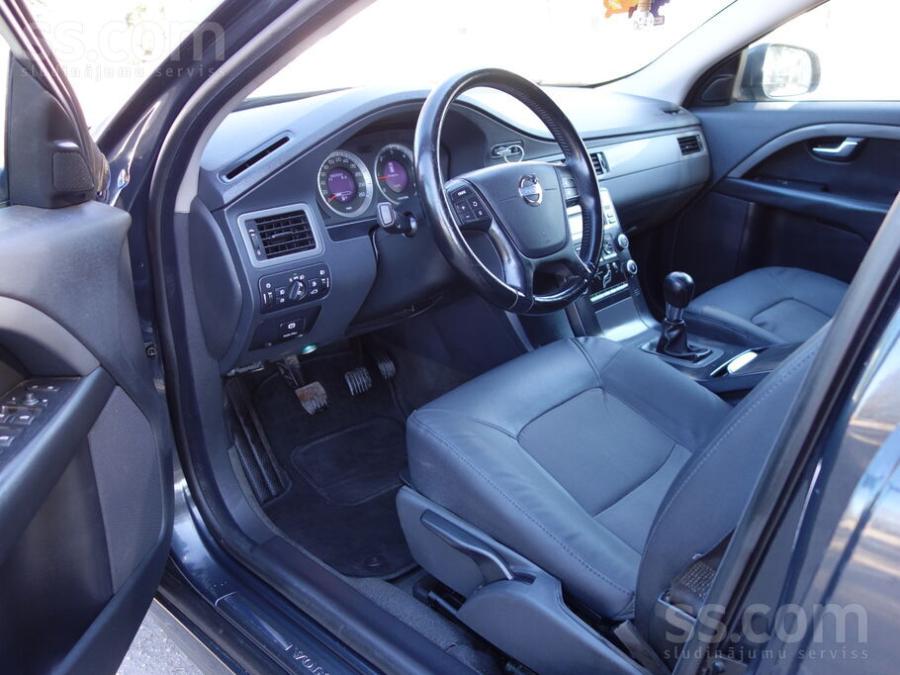 Pelēks Volvo V70 2010 Rīga, ar dzinēja tilpumu 2.40 L un nobraukumu 297 tūkst. km par 3650 €, foto 6 vietnē AUTOMOTO.COM.LV