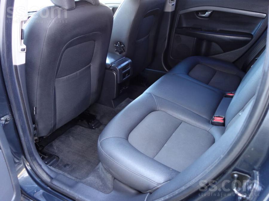 Pelēks Volvo V70 2010 Rīga, ar dzinēja tilpumu 2.40 L un nobraukumu 297 tūkst. km par 3650 €, foto 8 vietnē AUTOMOTO.COM.LV