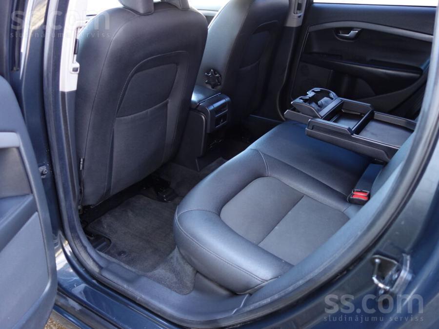 Pelēks Volvo V70 2010 Rīga, ar dzinēja tilpumu 2.40 L un nobraukumu 297 tūkst. km par 3650 €, foto 9 vietnē AUTOMOTO.COM.LV