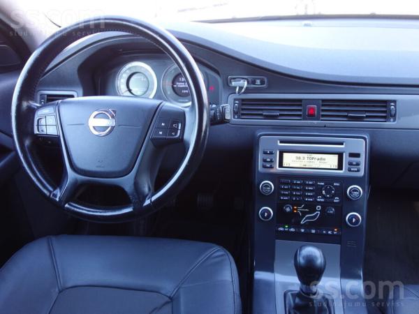 Grey Volvo V70 2010 in Riga, with an engine capacity of 2.40 L and mileage of 297 thousand km for 3650 €, photo 9 on AUTOMOTO.COM.LV